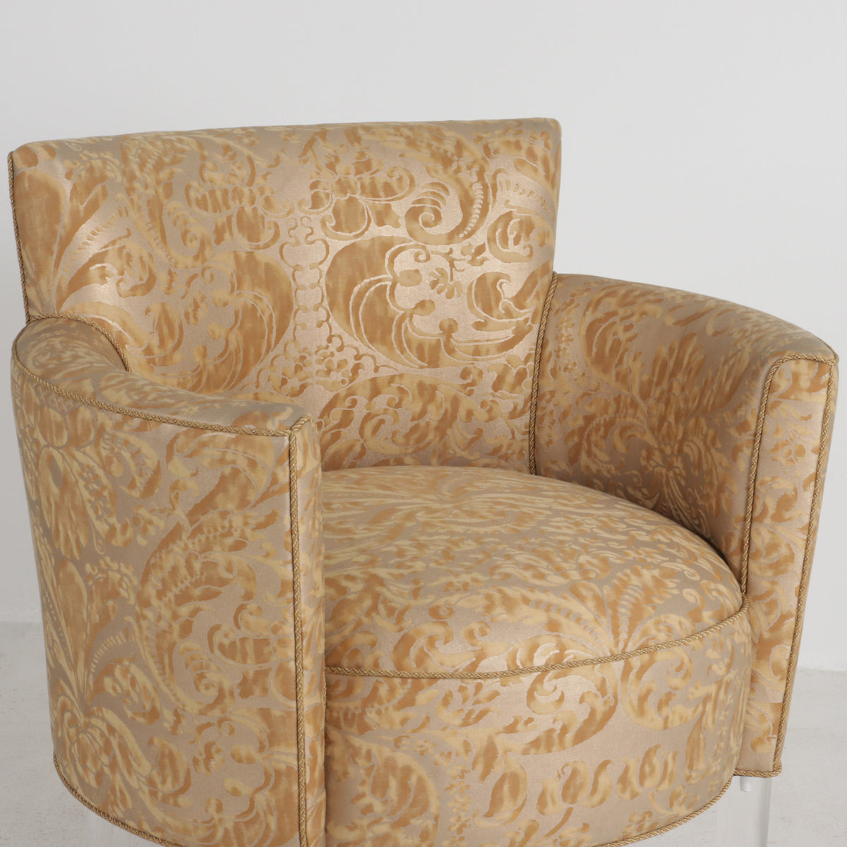 Daphne Chair in Gold Museum – Jan Showers