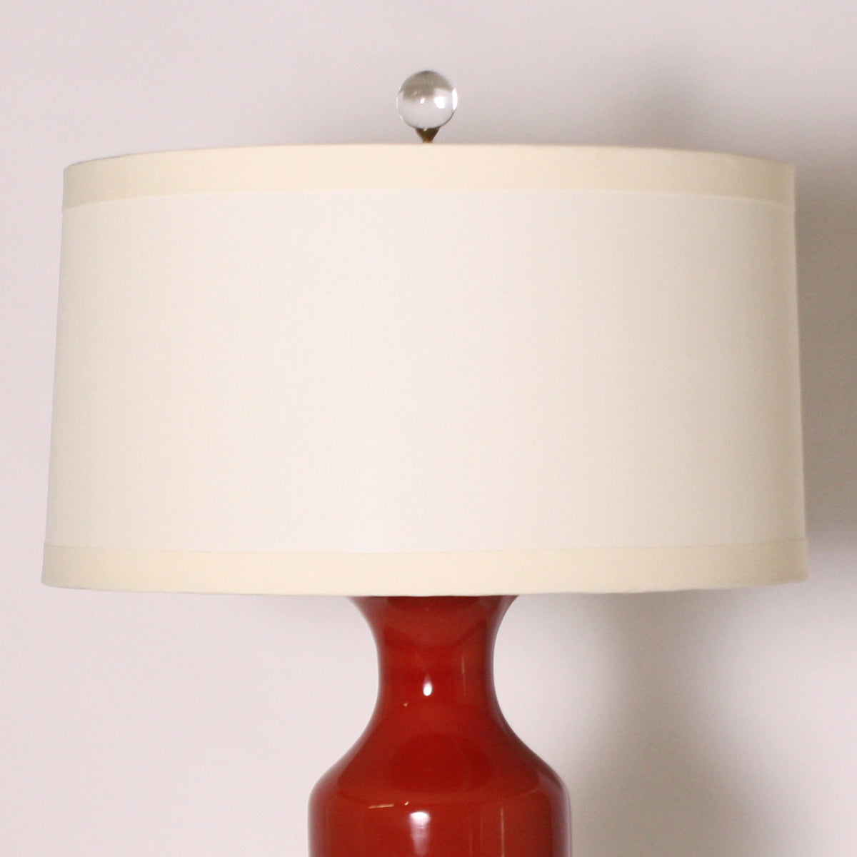 Red ceramic lamp with original brass base, c. 1950 – Jan Showers